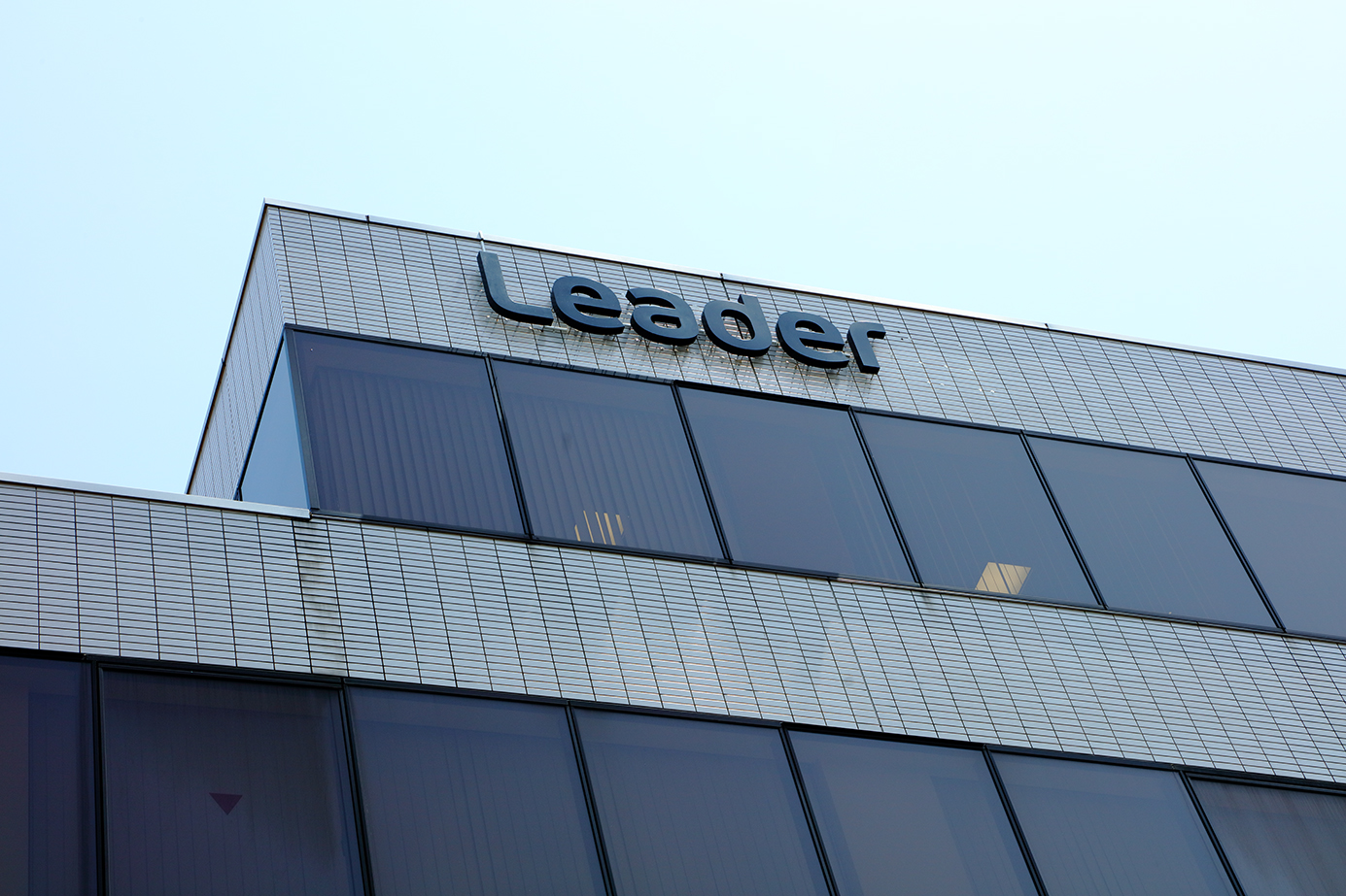 リーダー電子 | Works | garden inc.